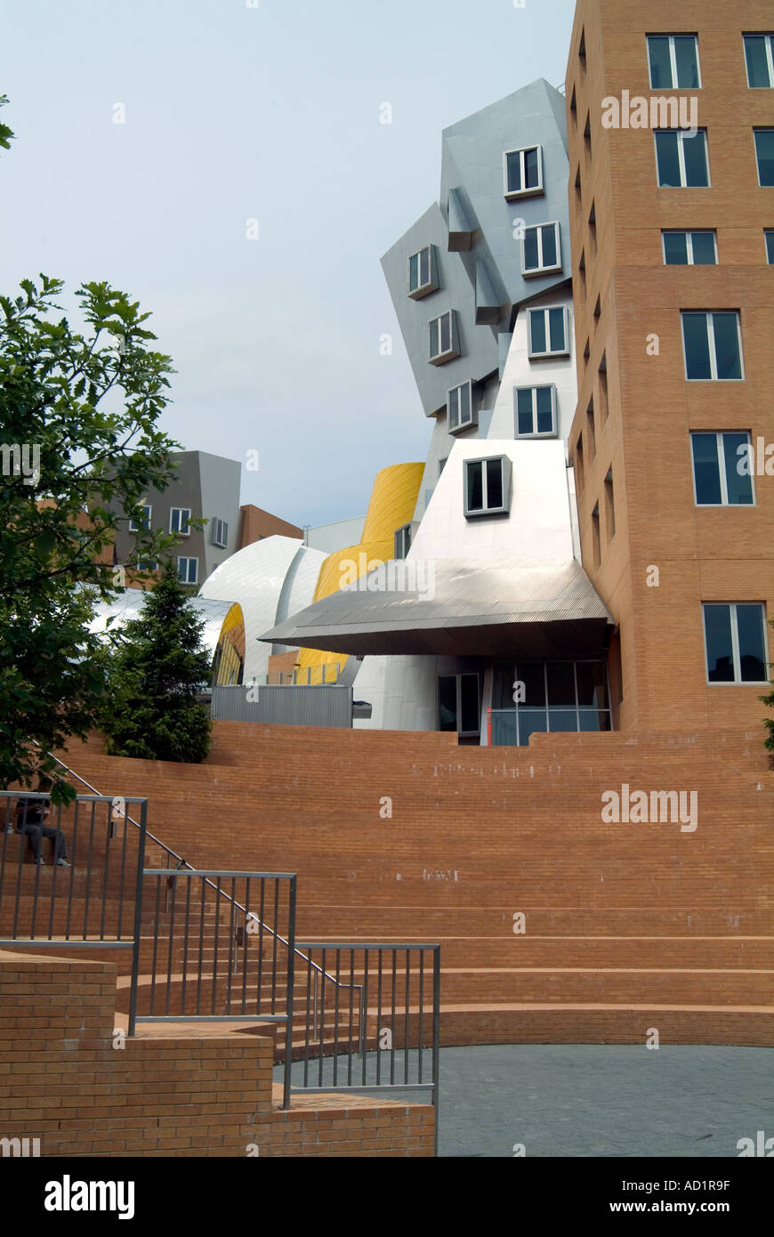 The Stata Center, MIT, Cambridge, USA, 2004. Exterior. Architect: Gehry ...