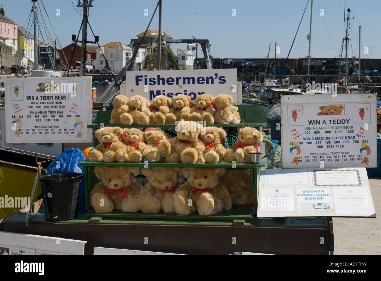 Fishermans mission stall at mevagissey hi-res stock photography and ...