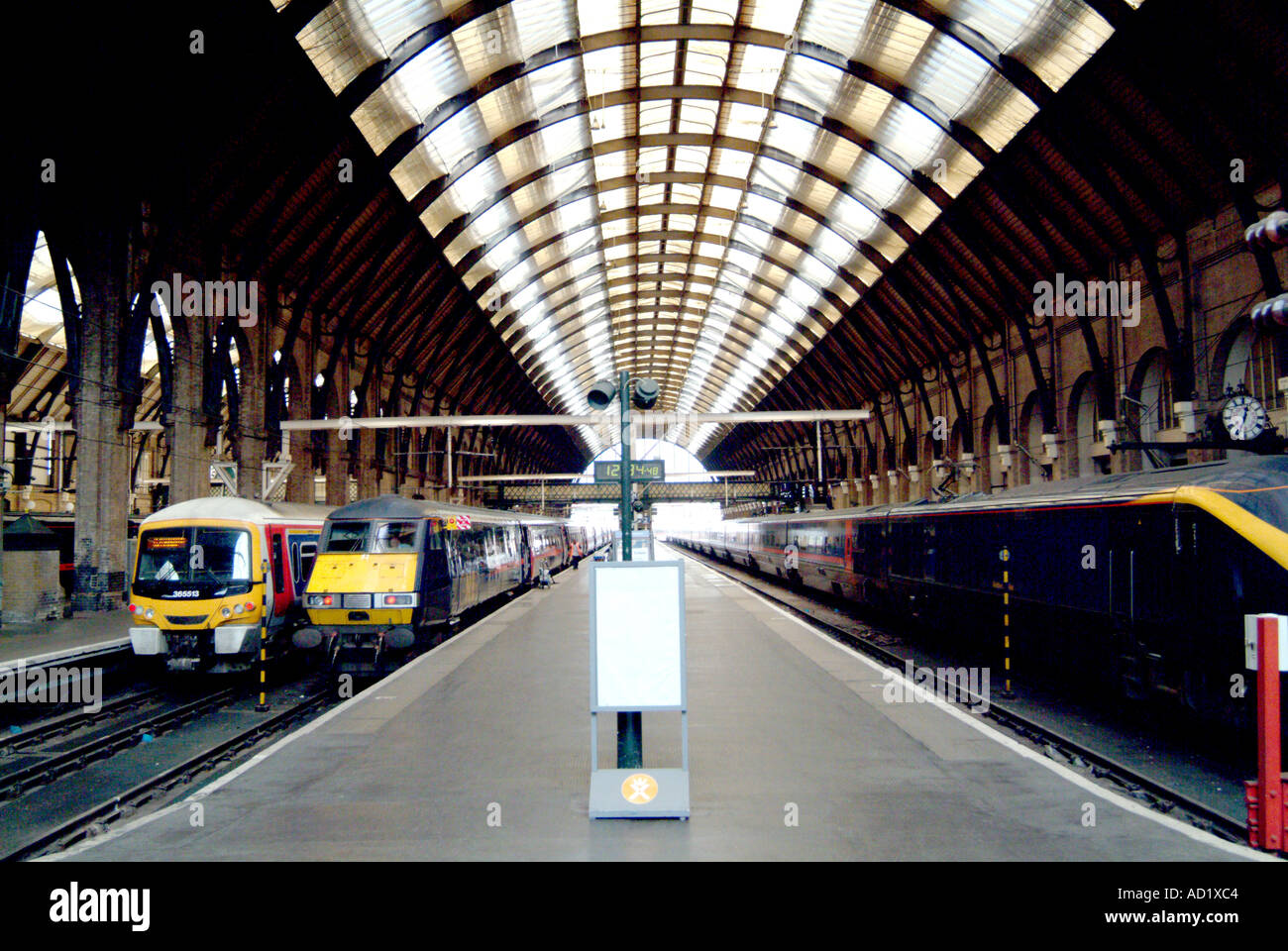 King s Cross mainline railway station London Stock Photo - Alamy