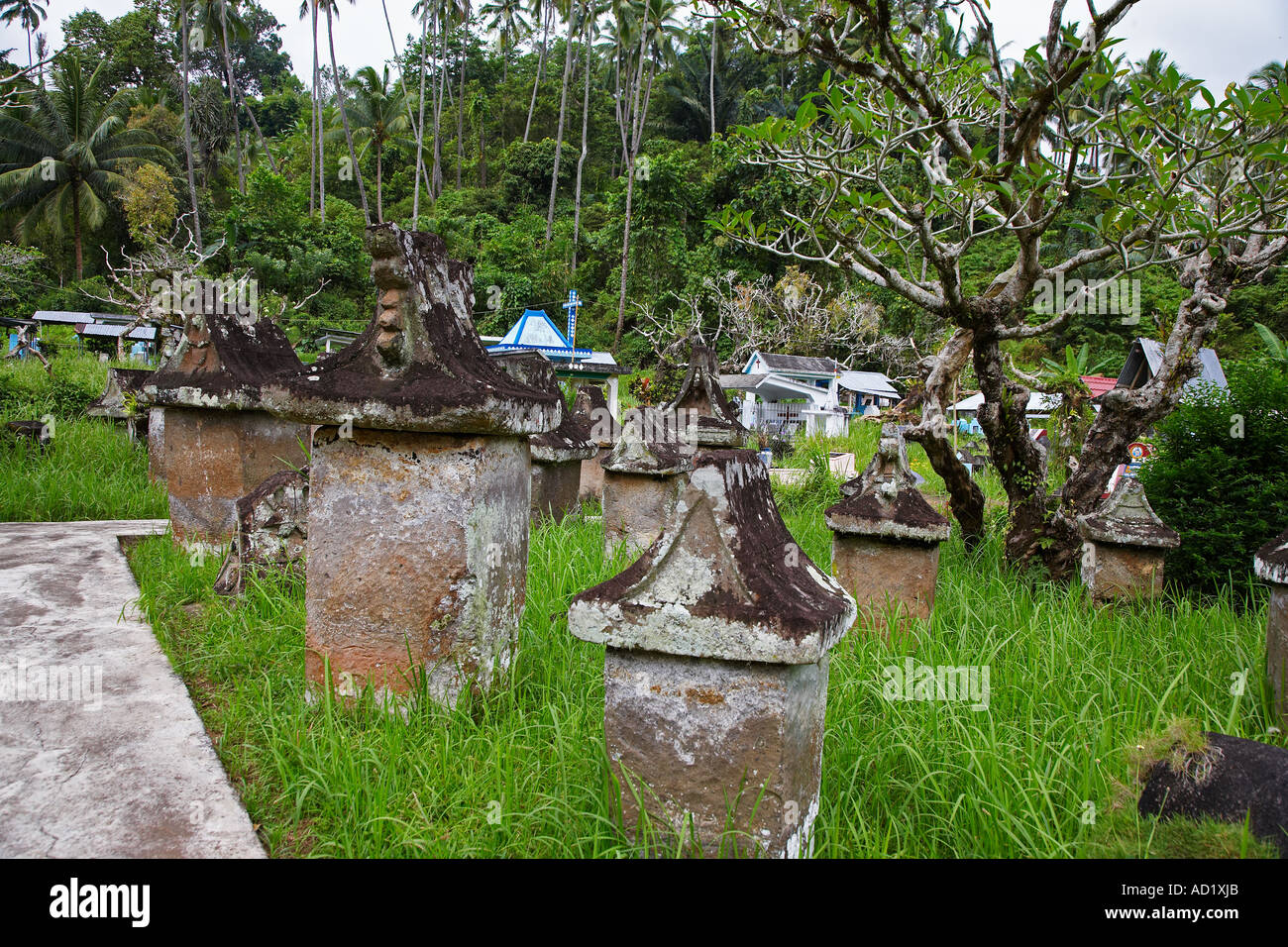 Stone tombs hi-res stock photography and images - Alamy