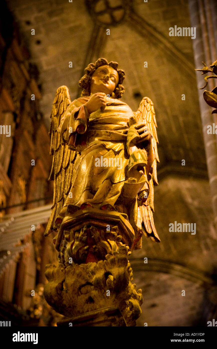Barcelona cathedral angel sculpture hi-res stock photography and images ...