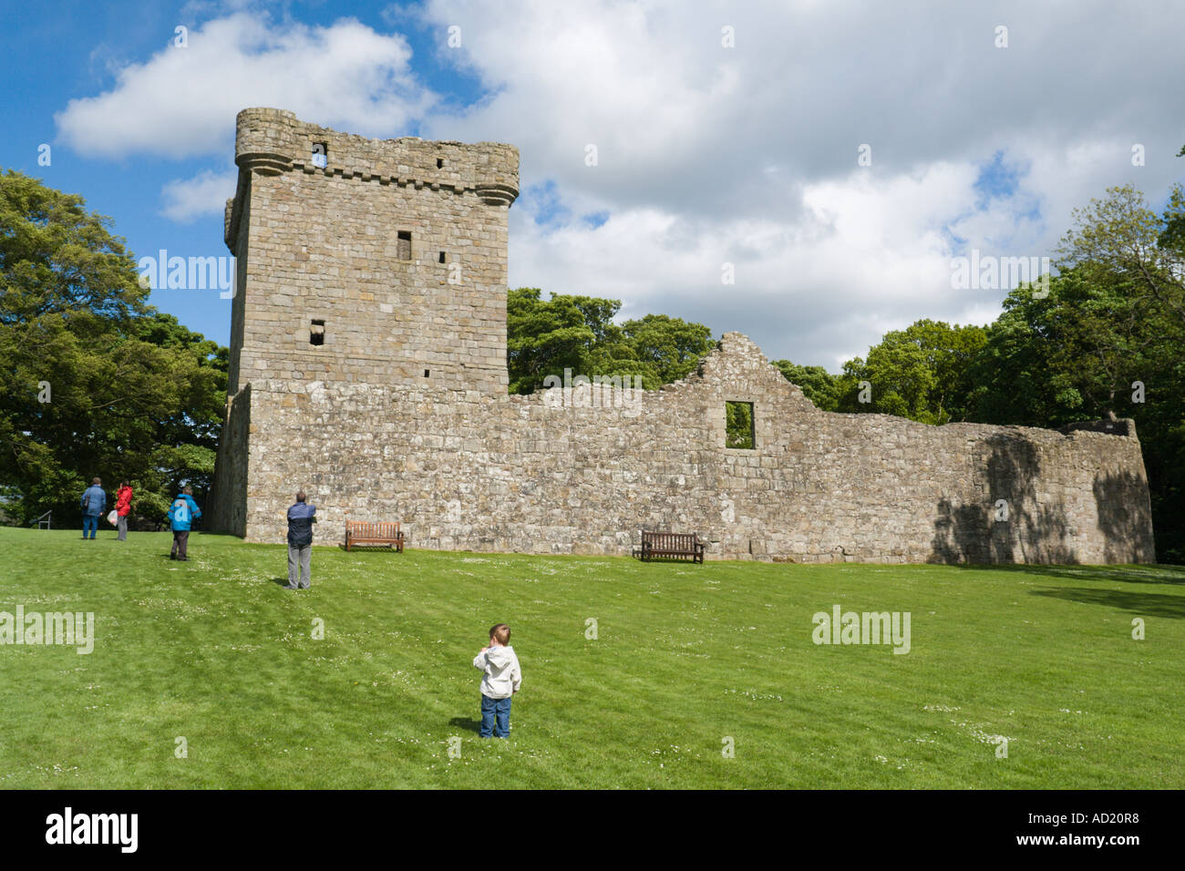 Loch leven castle loch leven hi-res stock photography and images - Alamy
