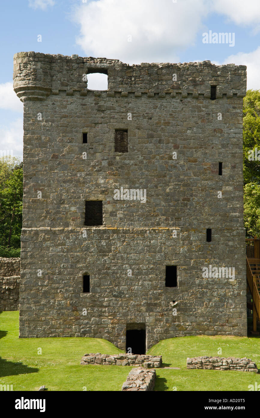 Loch leven castle hi-res stock photography and images - Alamy