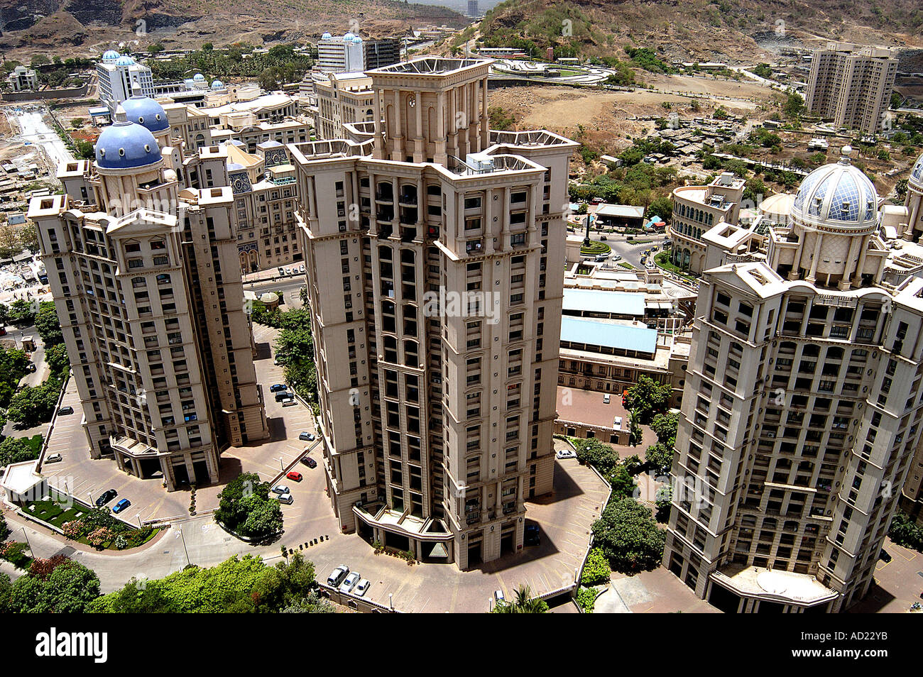 High rise buildings hiranandani complex hi-res stock photography and ...