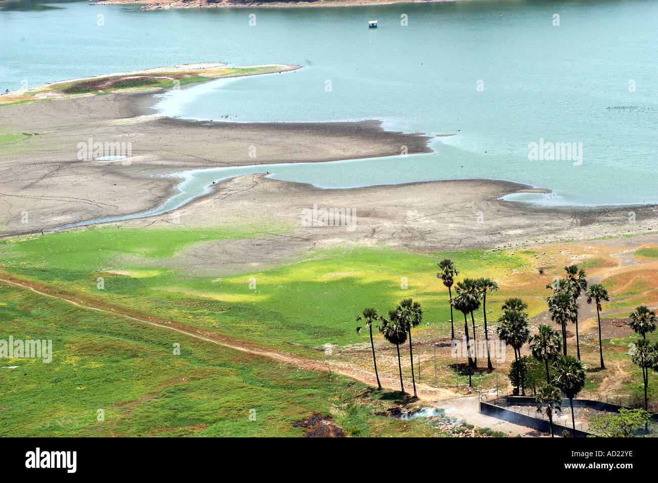 Powai lake hi-res stock photography and images - Alamy