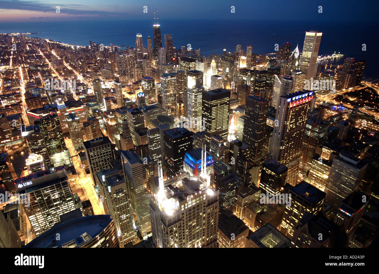 Chicago skyline at dusk Stock Photo - Alamy