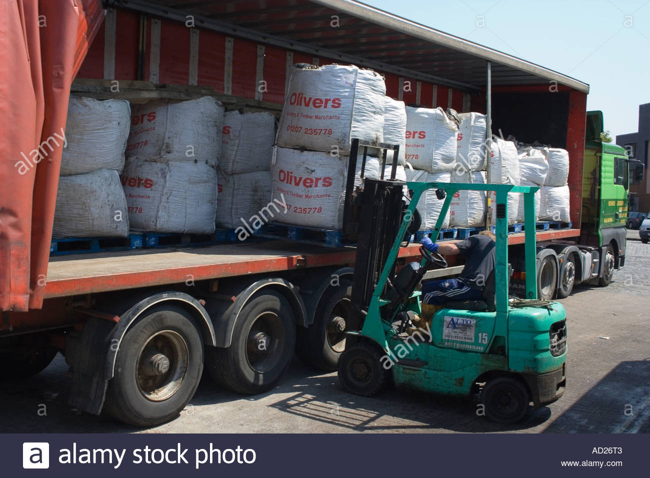Loading Lorry Docks Stock Photos & Loading Lorry Docks Stock Images - Alamy