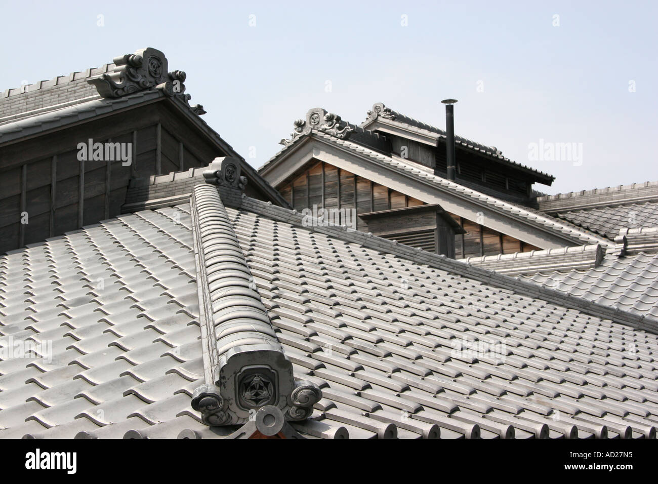 Japanese roof tiles close up hi-res stock photography and images - Alamy