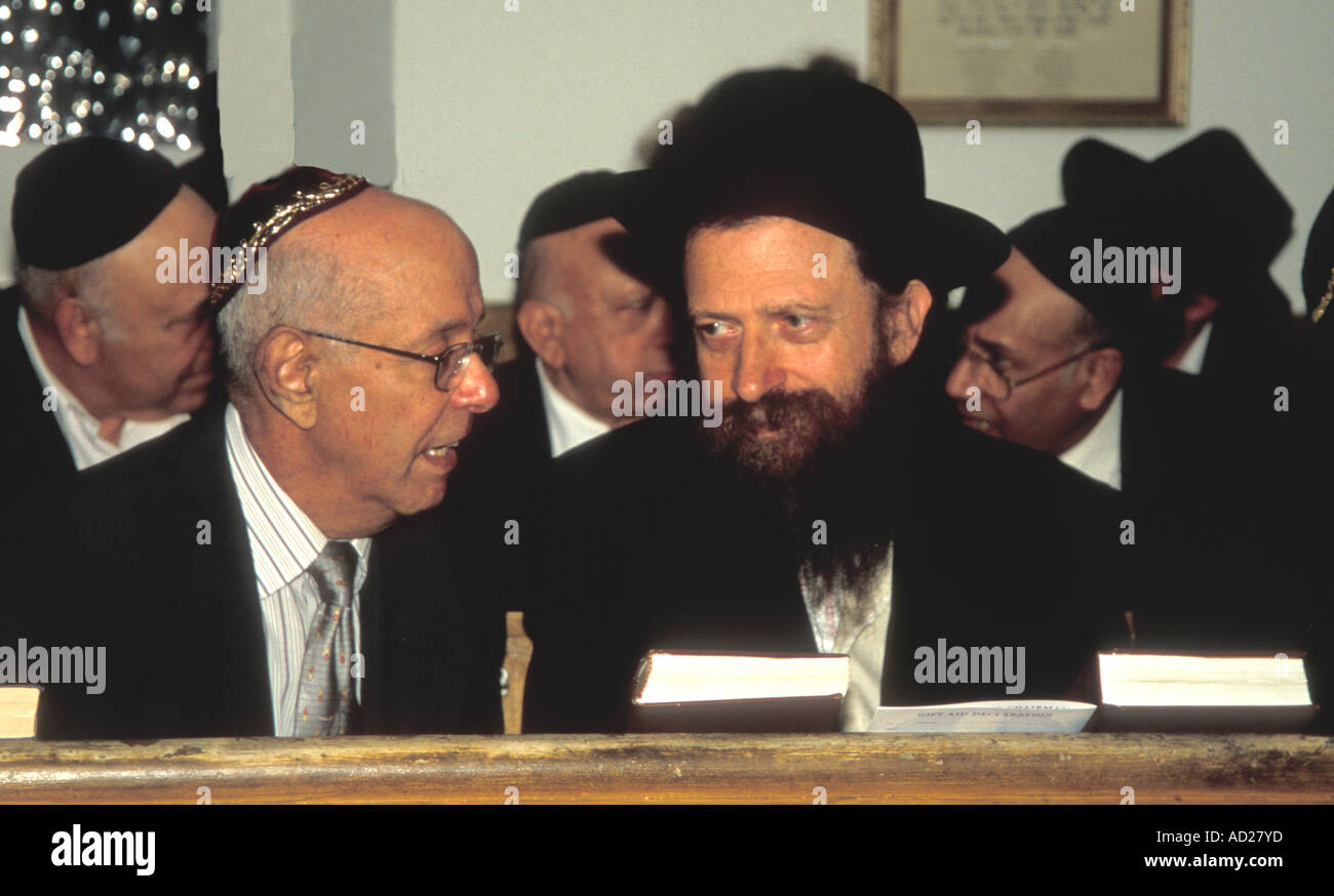 Orthodox Jews in a London synagogue Stock Photo - Alamy