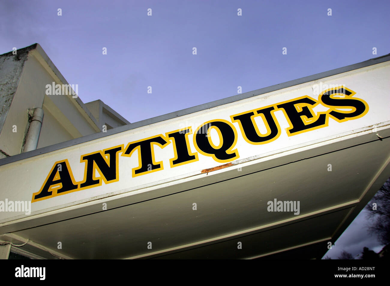 Generic antique shop sign Stock Photo - Alamy Generic antique shop sign Stock Photo - Alamy