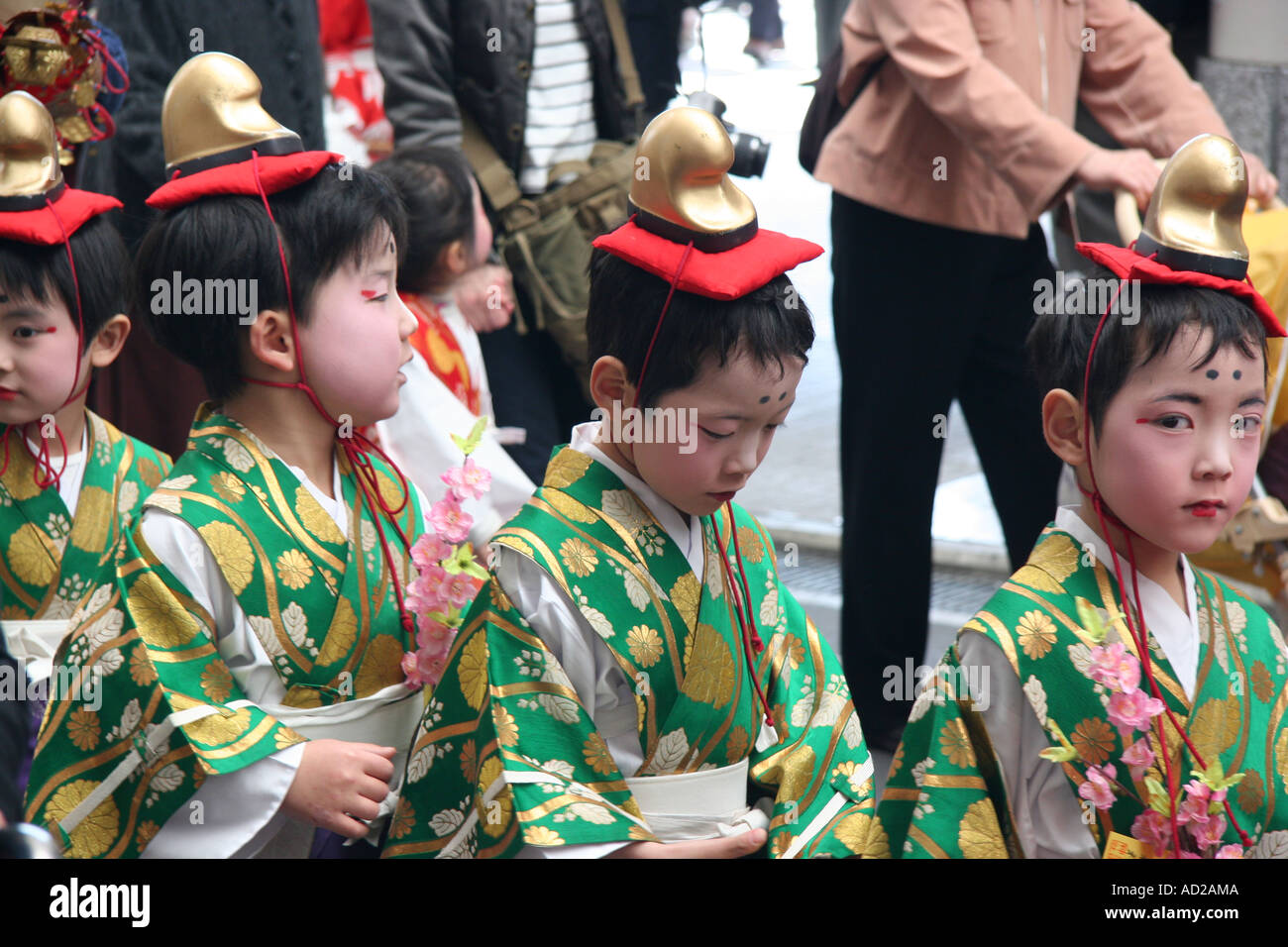 Shinto festival children hi-res stock photography and images - Alamy