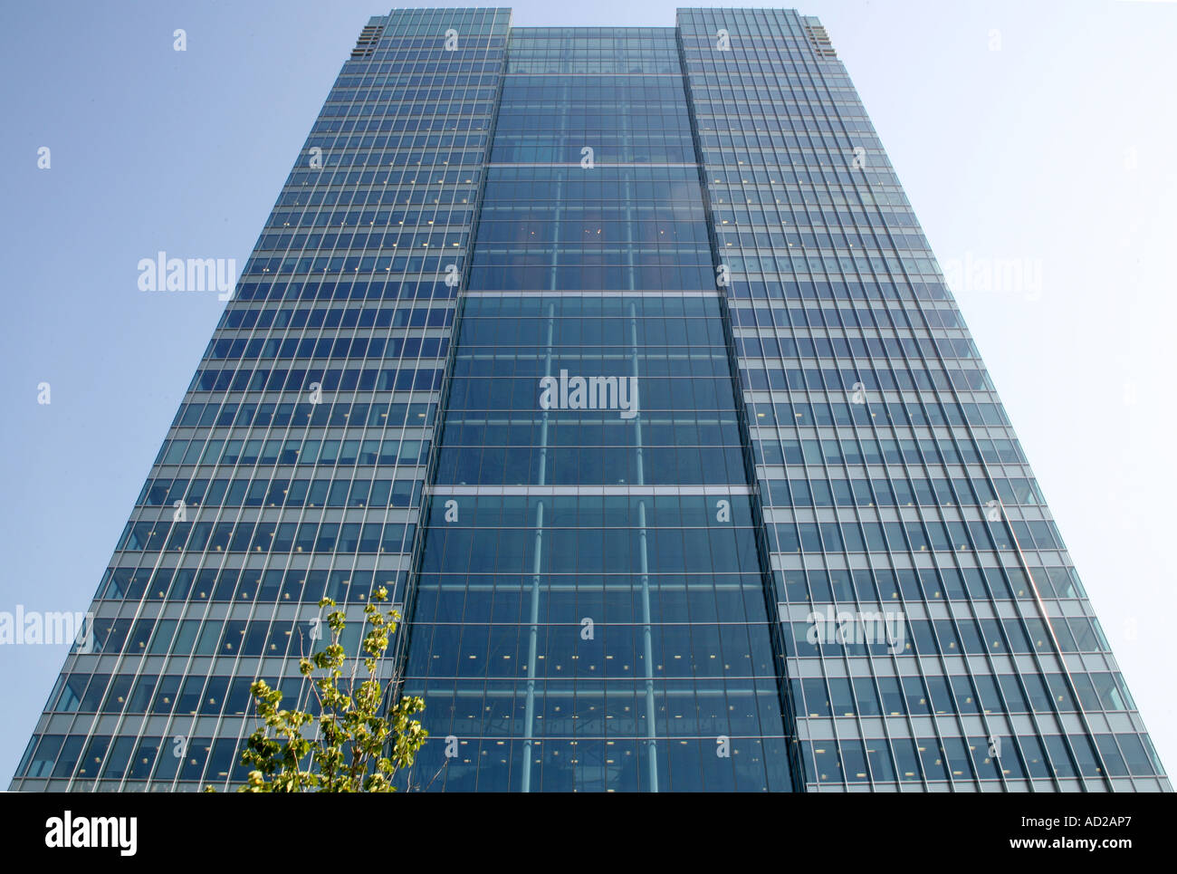 Barclays building canary wharf hi-res stock photography and images - Alamy