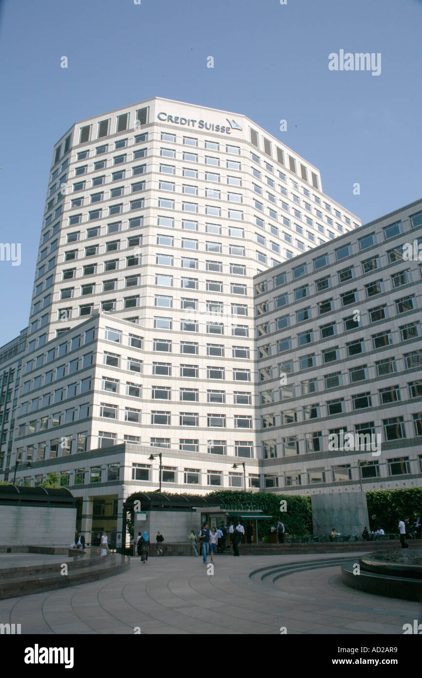Credit suisse building canary wharf hi-res stock photography and images ...