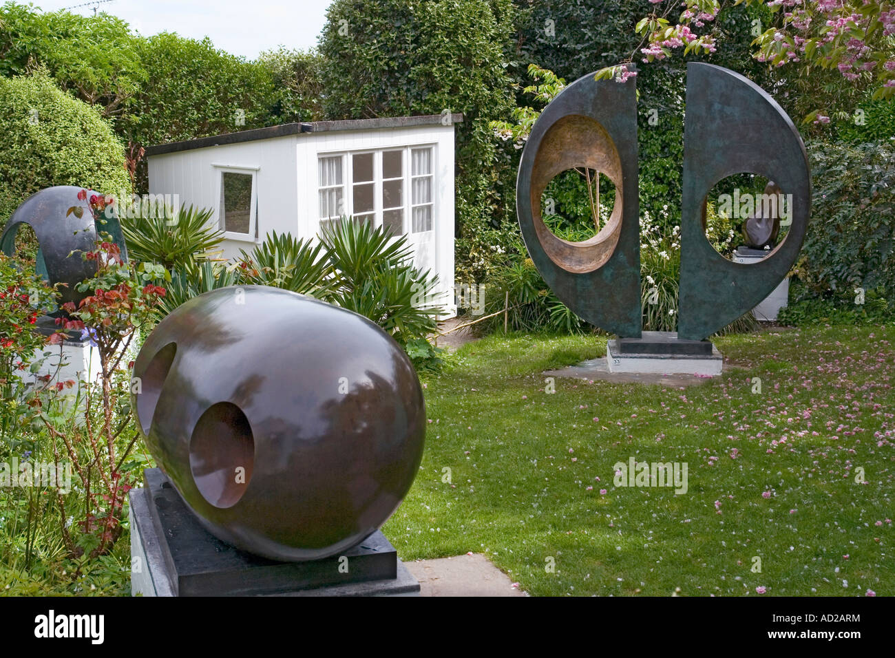 The Barbara Hepworth Museum and Sculpture Garden in St Ives,Cornwall ...