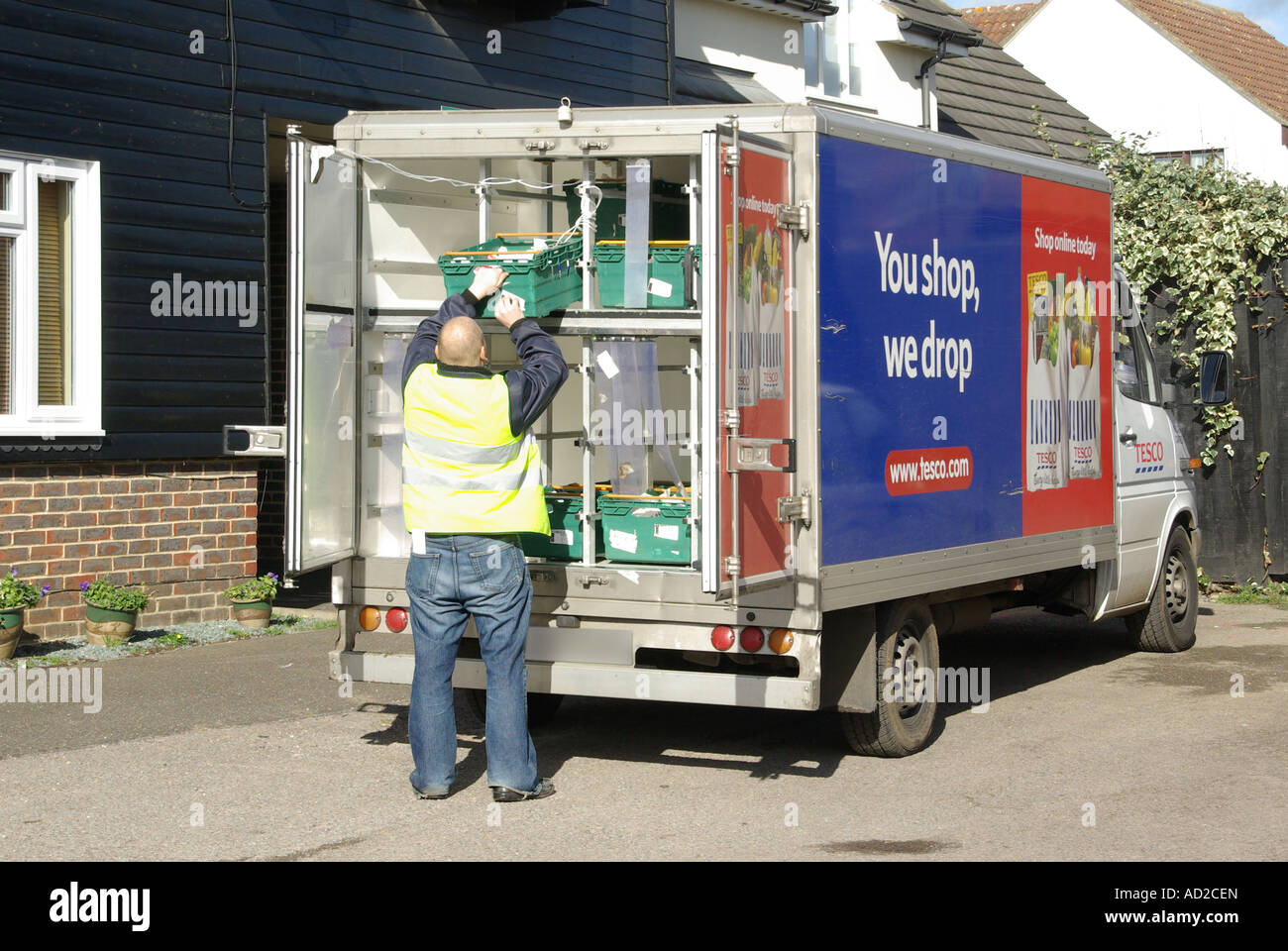 Grocery delivery uk door hi-res stock photography and images - Alamy