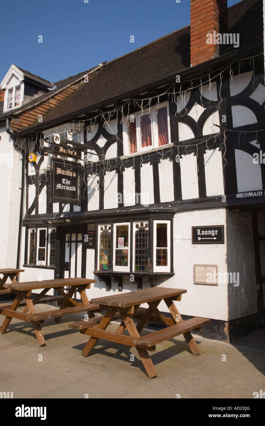"The Mermaid Inn" 16th century "timber framed" "black and white" pub in ...