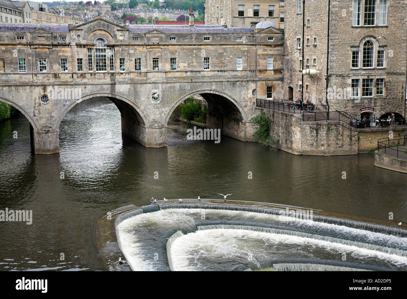 Curved weir hi-res stock photography and images - Alamy