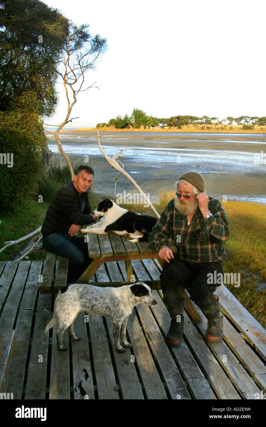 Dogs talking hi-res stock photography and images - Alamy