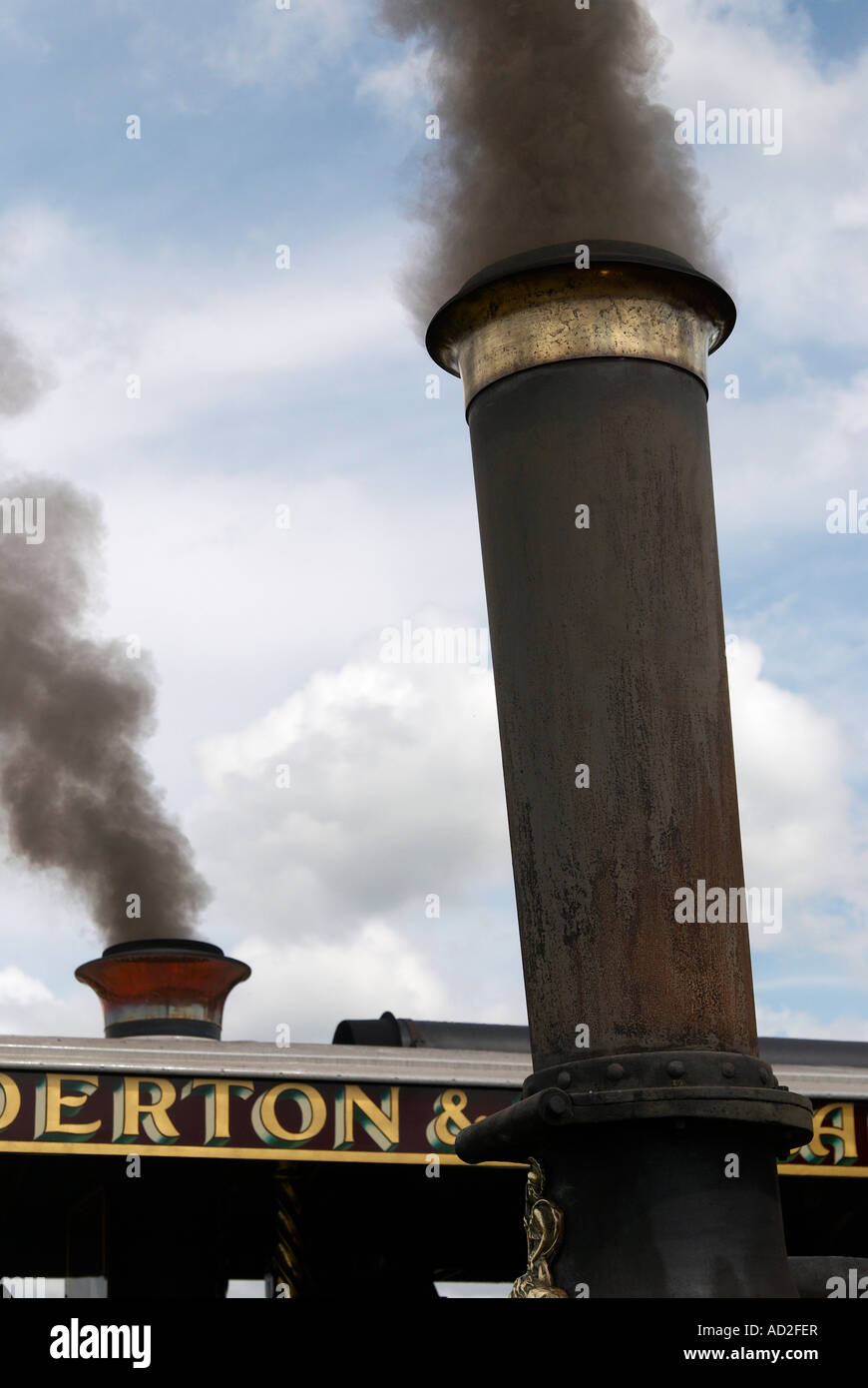 Steam engine with chimney hi-res stock photography and images - Alamy