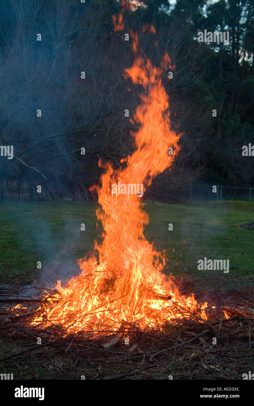 A backyard garden bonfire Stock Photo - Alamy