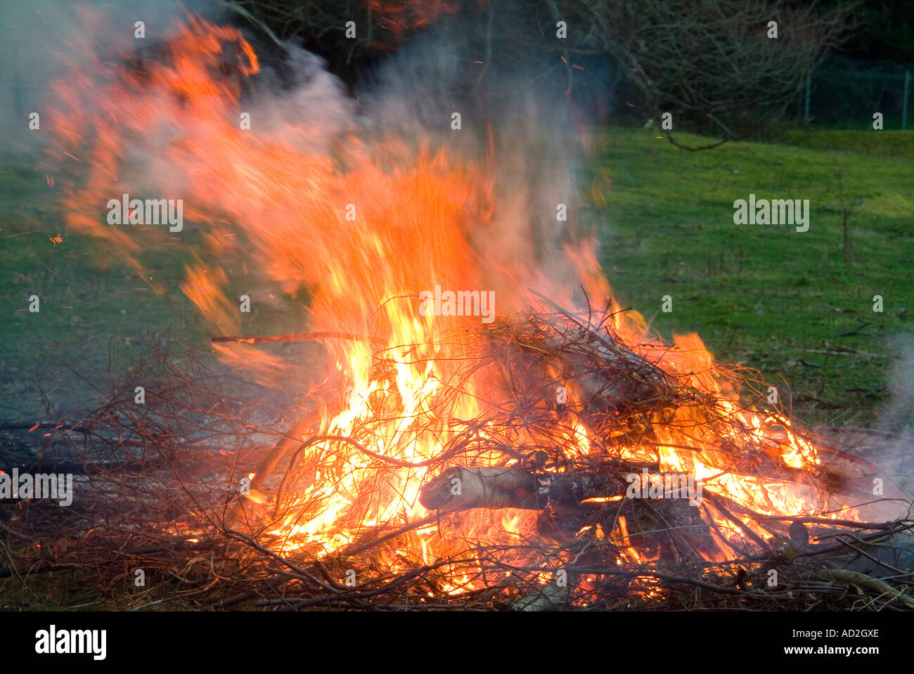 A backyard garden bonfire Stock Photo - Alamy