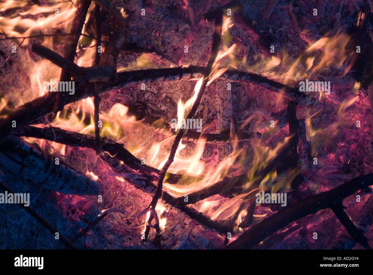 The embers of a fire Stock Photo - Alamy