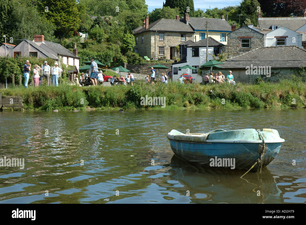 Lerryn village hi-res stock photography and images - Alamy
