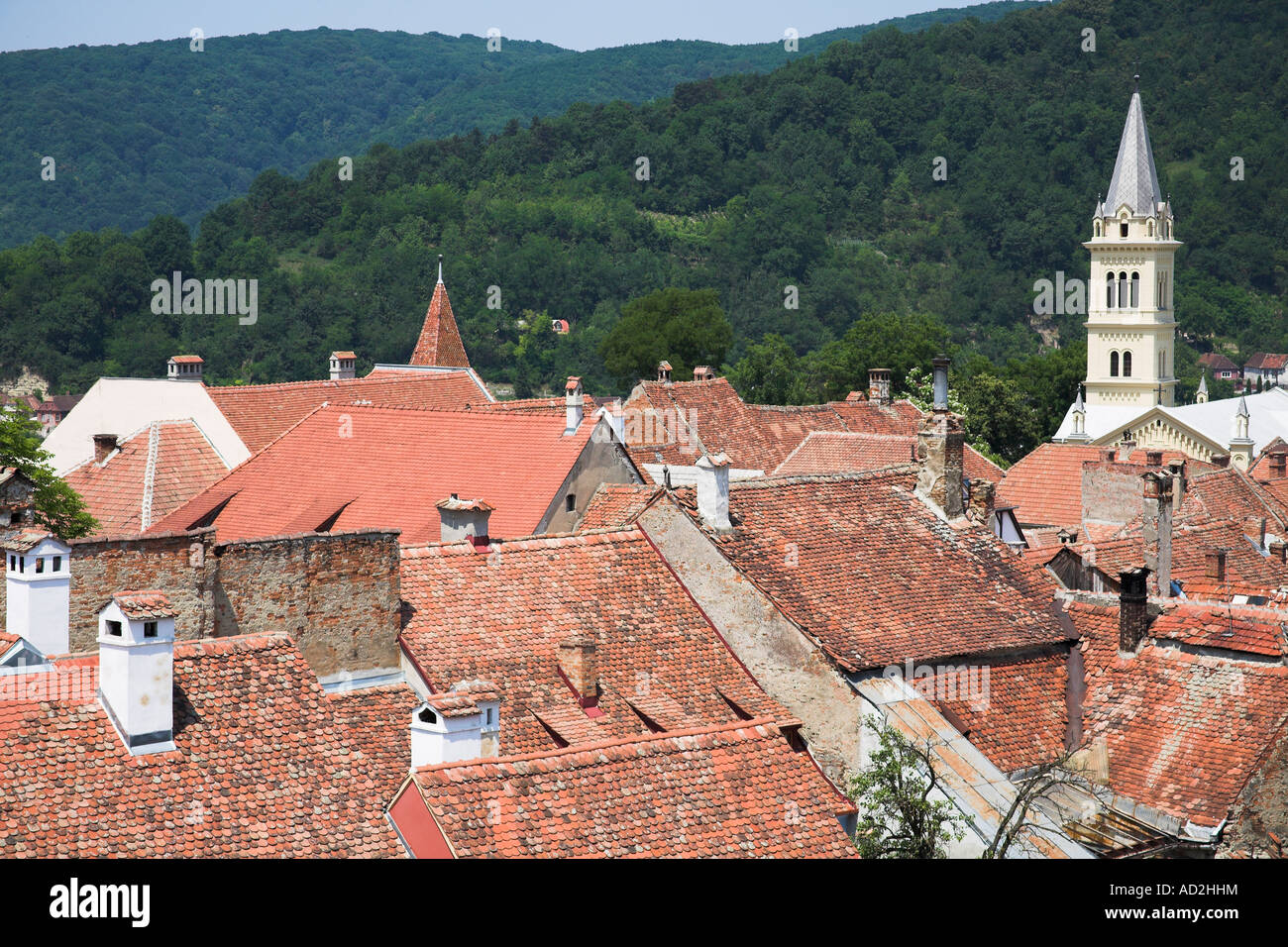 Red terracotta tiled rooves hi-res stock photography and images - Alamy