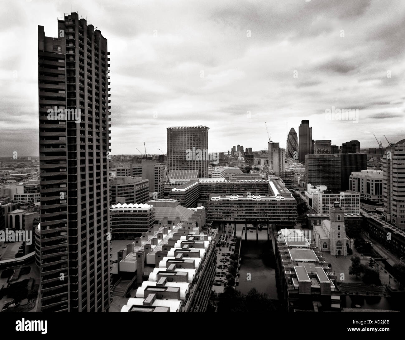 The barbican london building hi-res stock photography and images - Alamy