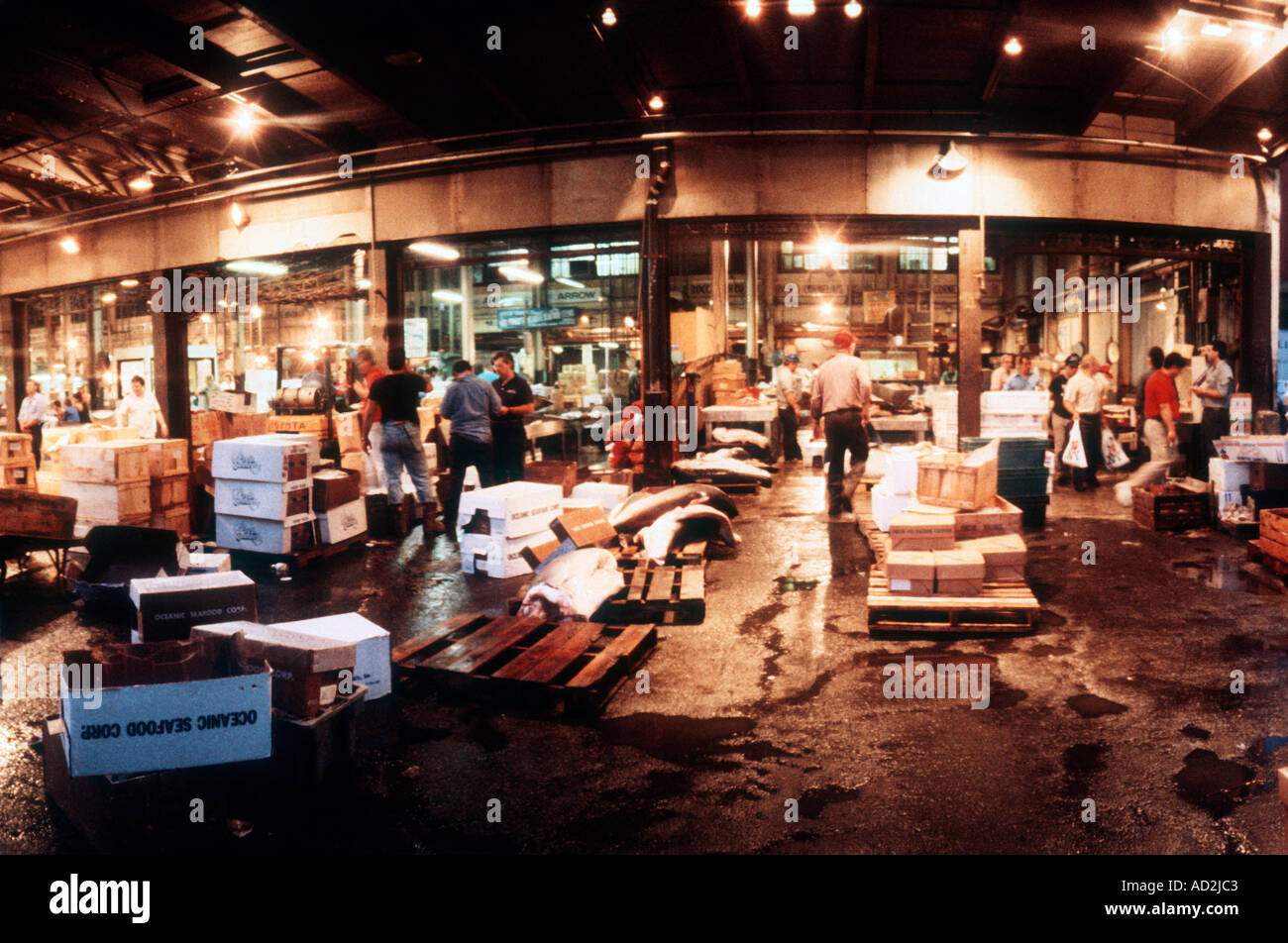 The Fulton Fish Market in Lower Manhattan pre dawn Stock Photo - Alamy