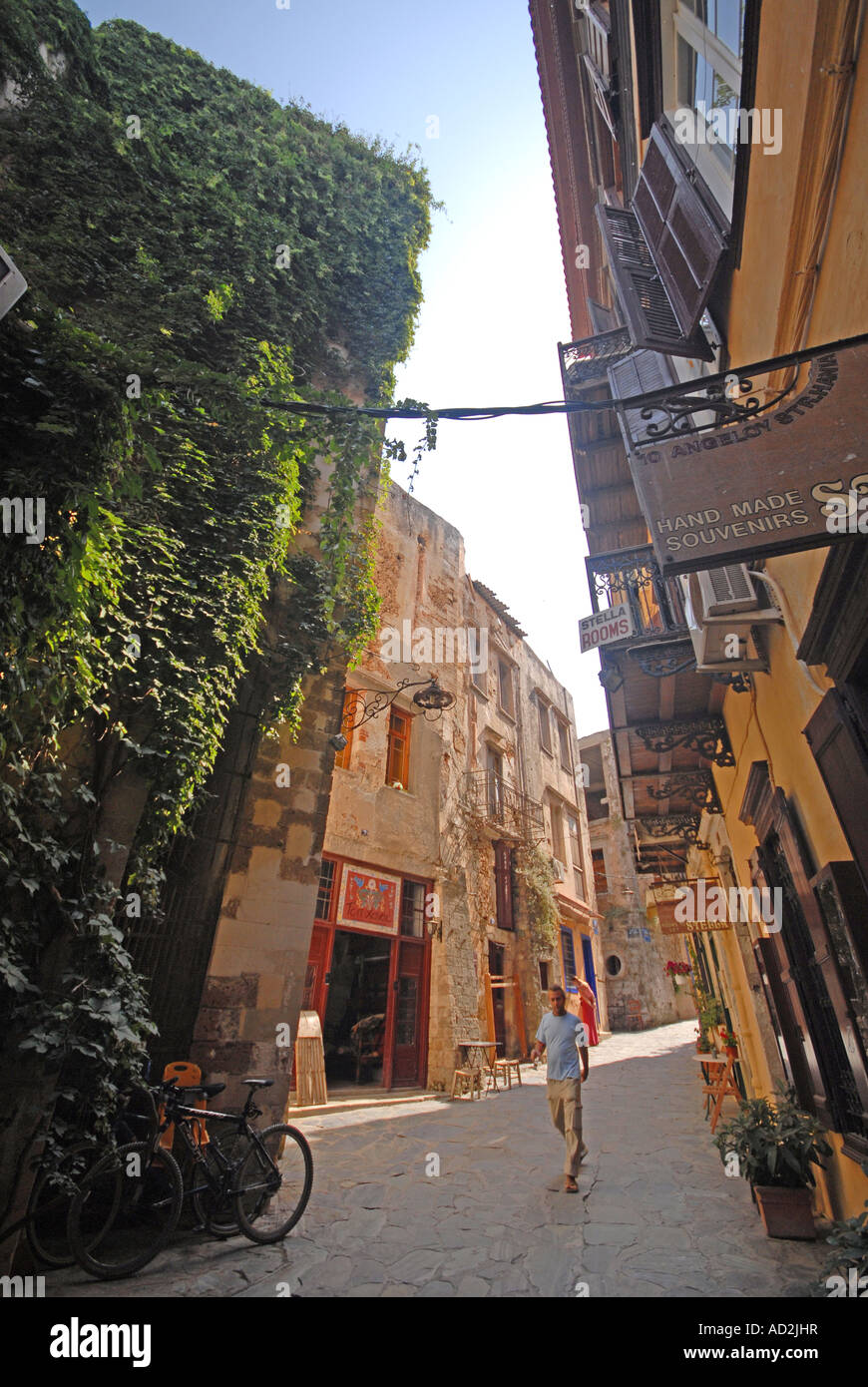 CRETE Narrow street near the outer harbour in Hania Stock Photo - Alamy