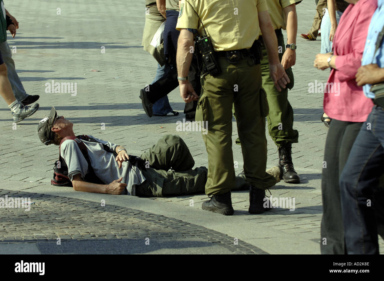 man male polizei police lying lie down drunk incapacitated police ...