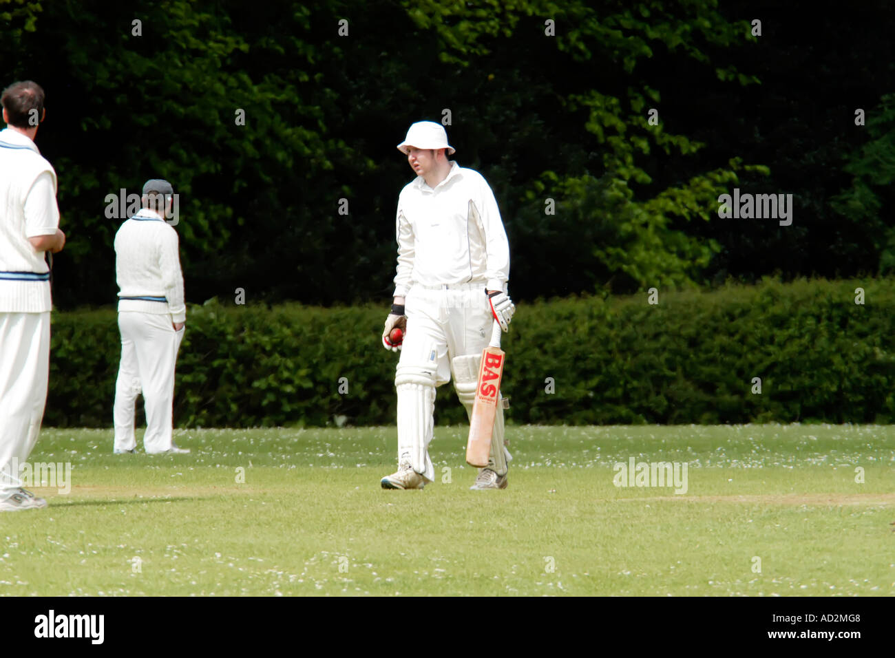 Cricket fielding practice hi-res stock photography and images - Alamy