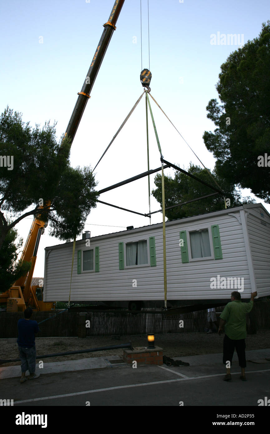 Caravan lifting hi-res stock photography and images - Alamy