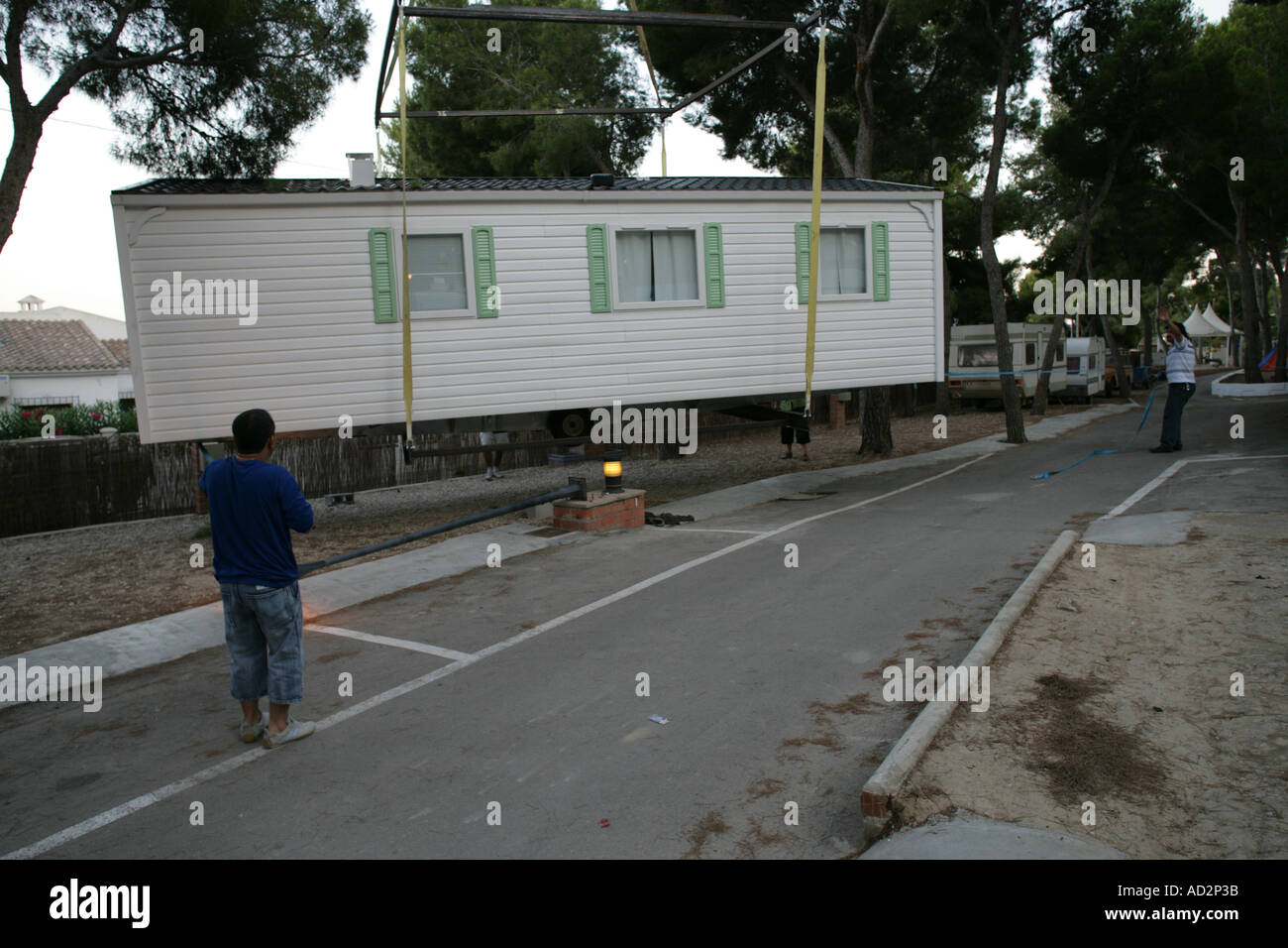 Caravan lifting hi-res stock photography and images - Alamy
