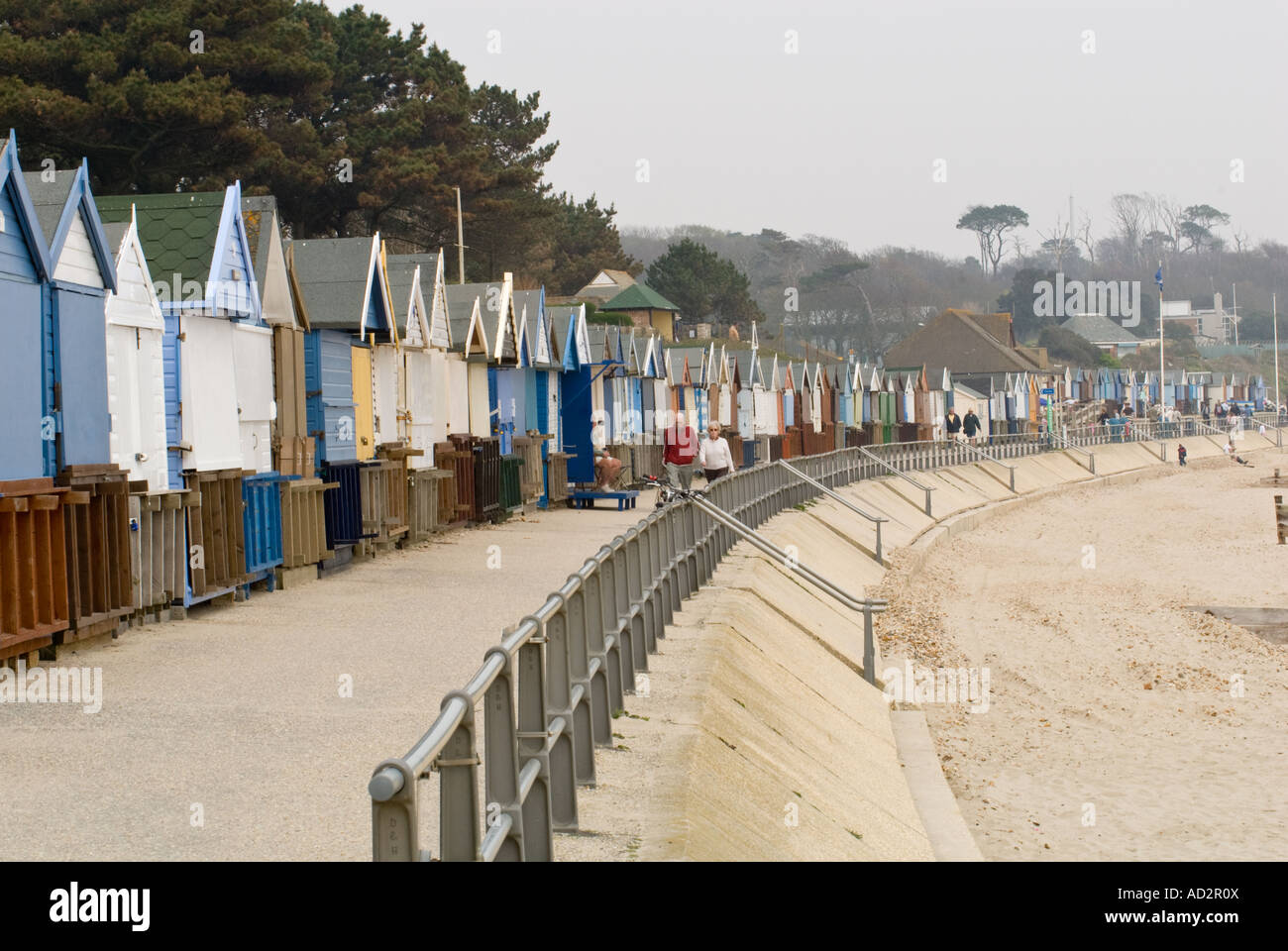 Beach huts at Mudeford Dorset Stock Photo - Alamy