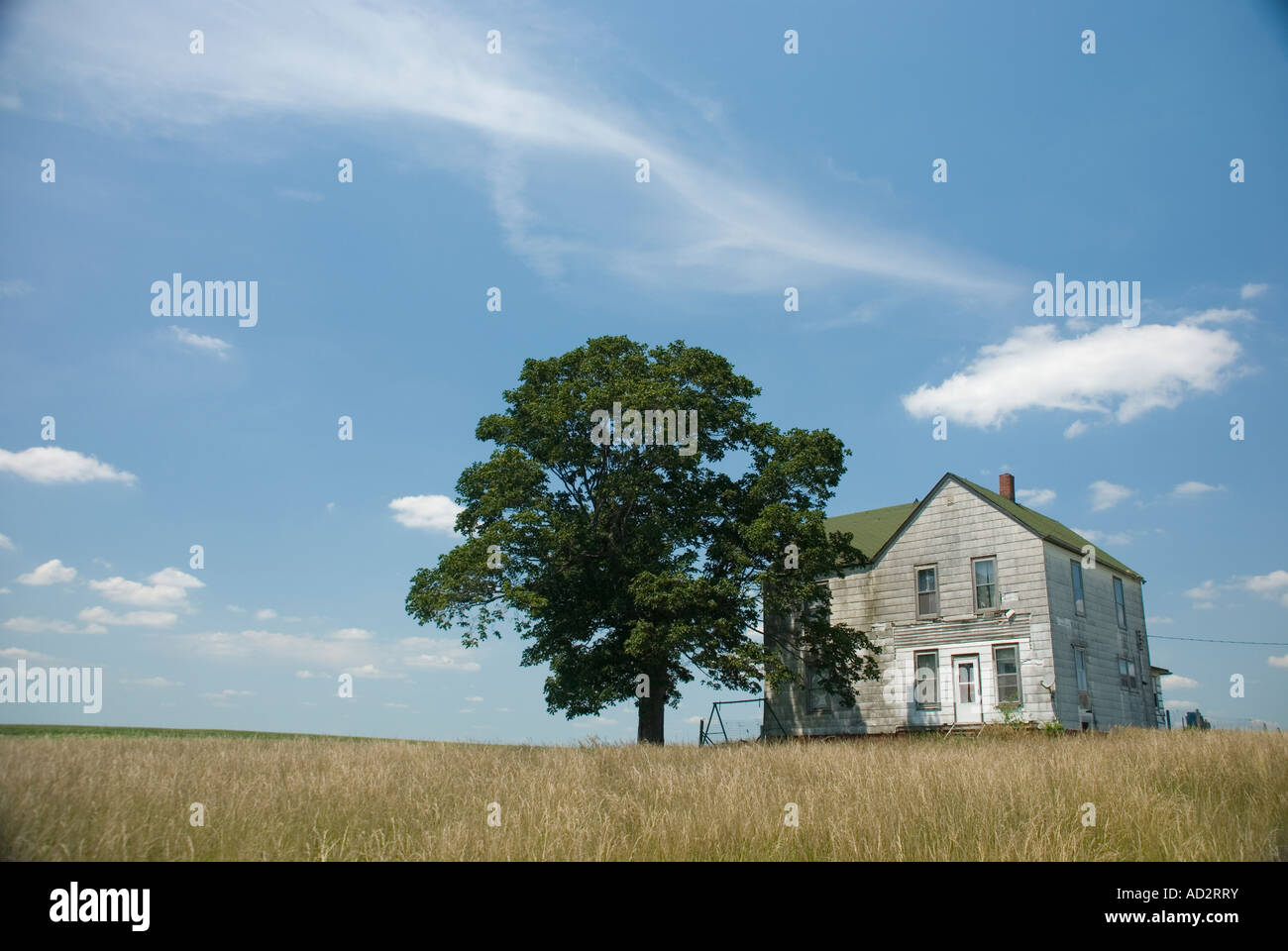 Prairie farmhouse plains hi-res stock photography and images - Alamy
