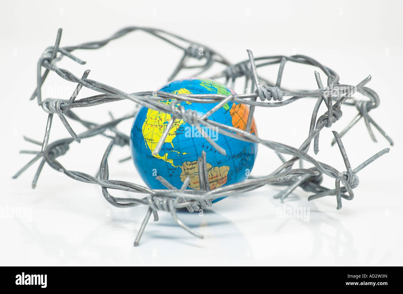 Wire metal globe hi-res stock photography and images - Alamy