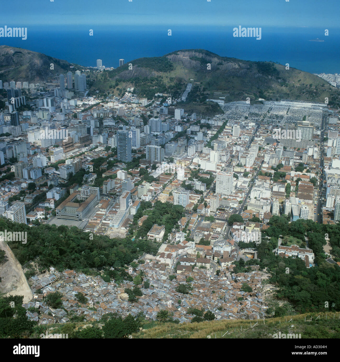 Rio de janeiro the growth of favelas hi-res stock photography and ...