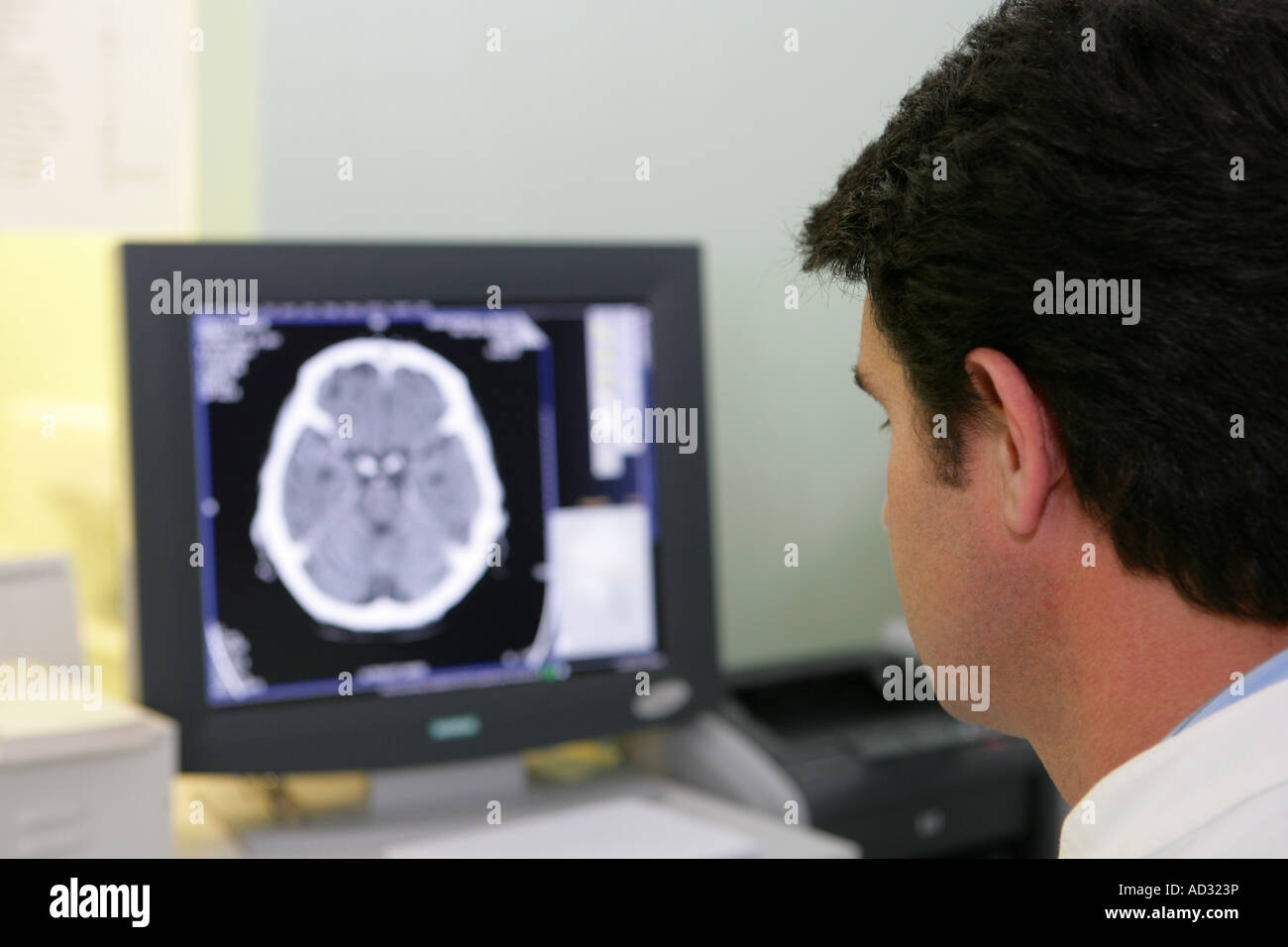 doctor at Computertomograph, CAT scan machine in hospital Stock Photo ...