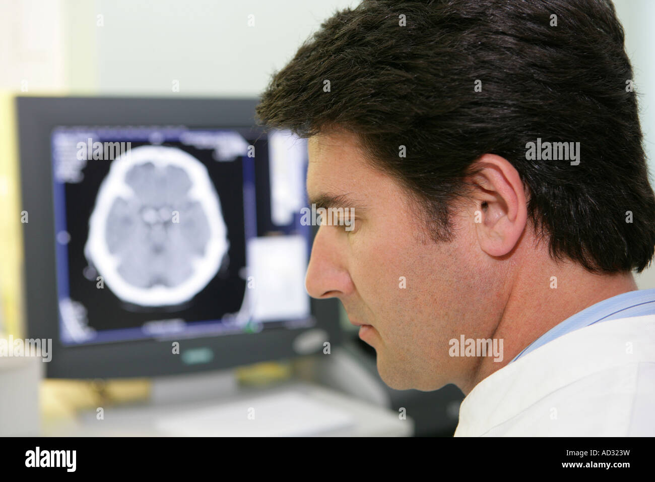 Hospital computertomograph doctor clinic hi-res stock photography and ...