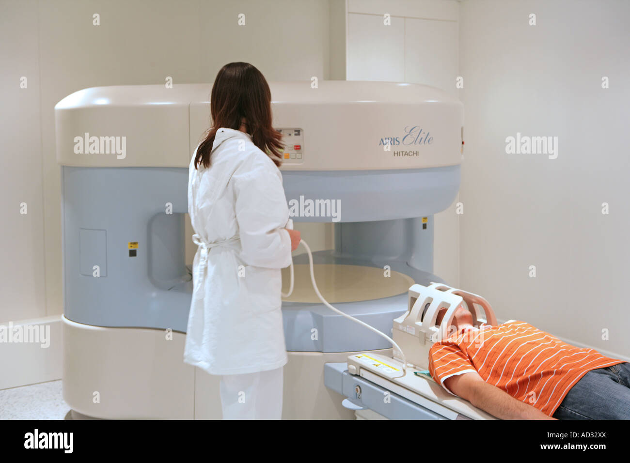 magnetic resonance tomography Stock Photo - Alamy