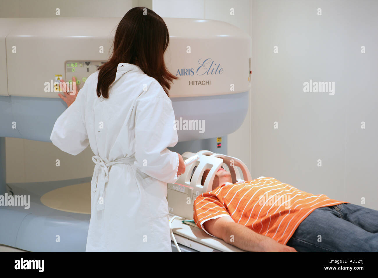 magnetic resonance tomography Stock Photo - Alamy
