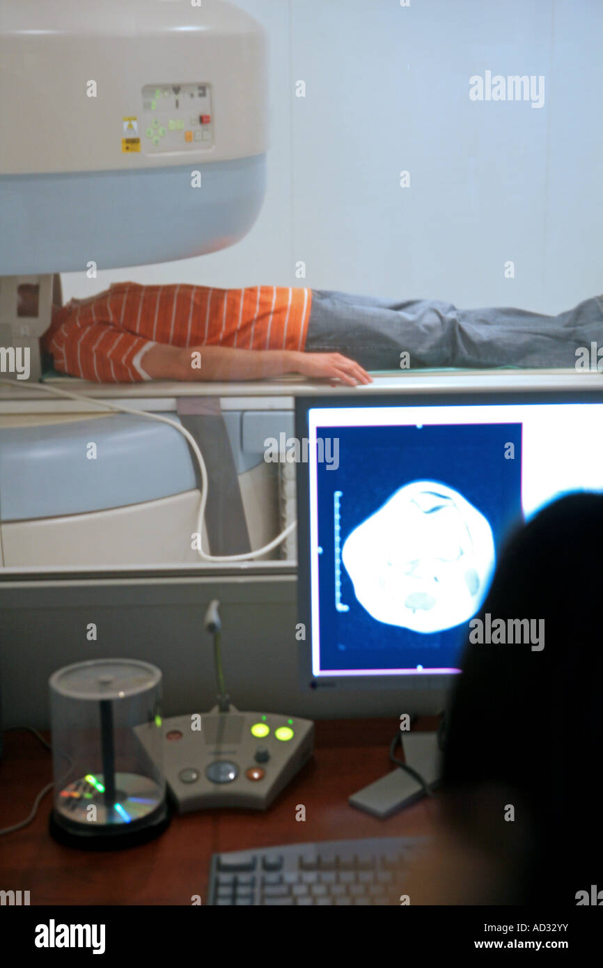 magnetic resonance tomography Stock Photo - Alamy