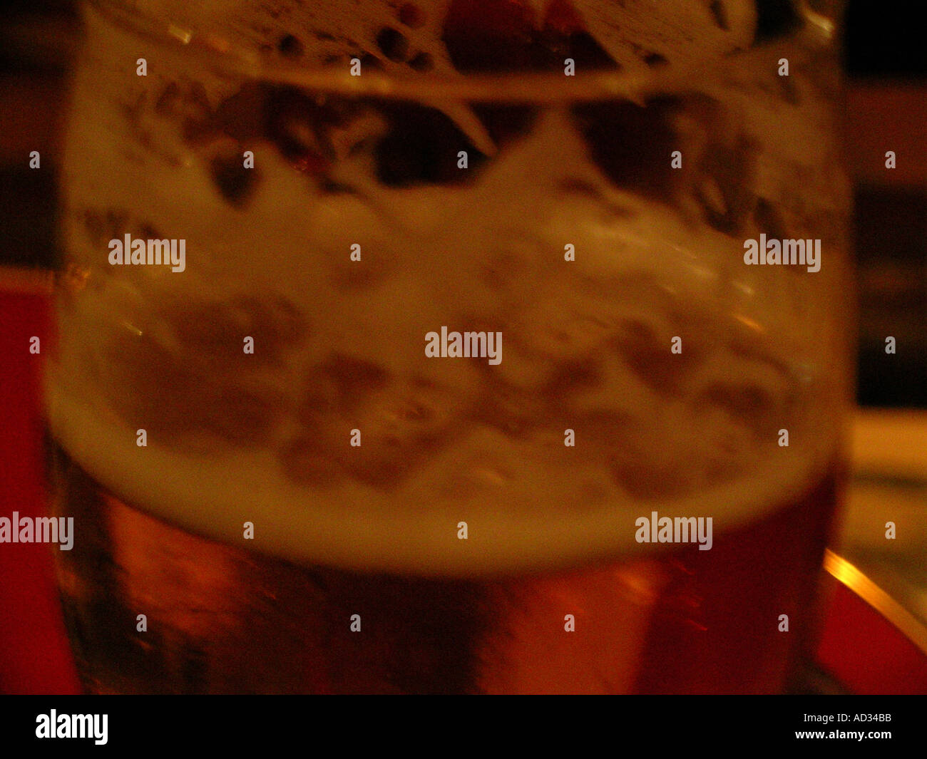 Pub uk pint bar empty hi-res stock photography and images - Alamy