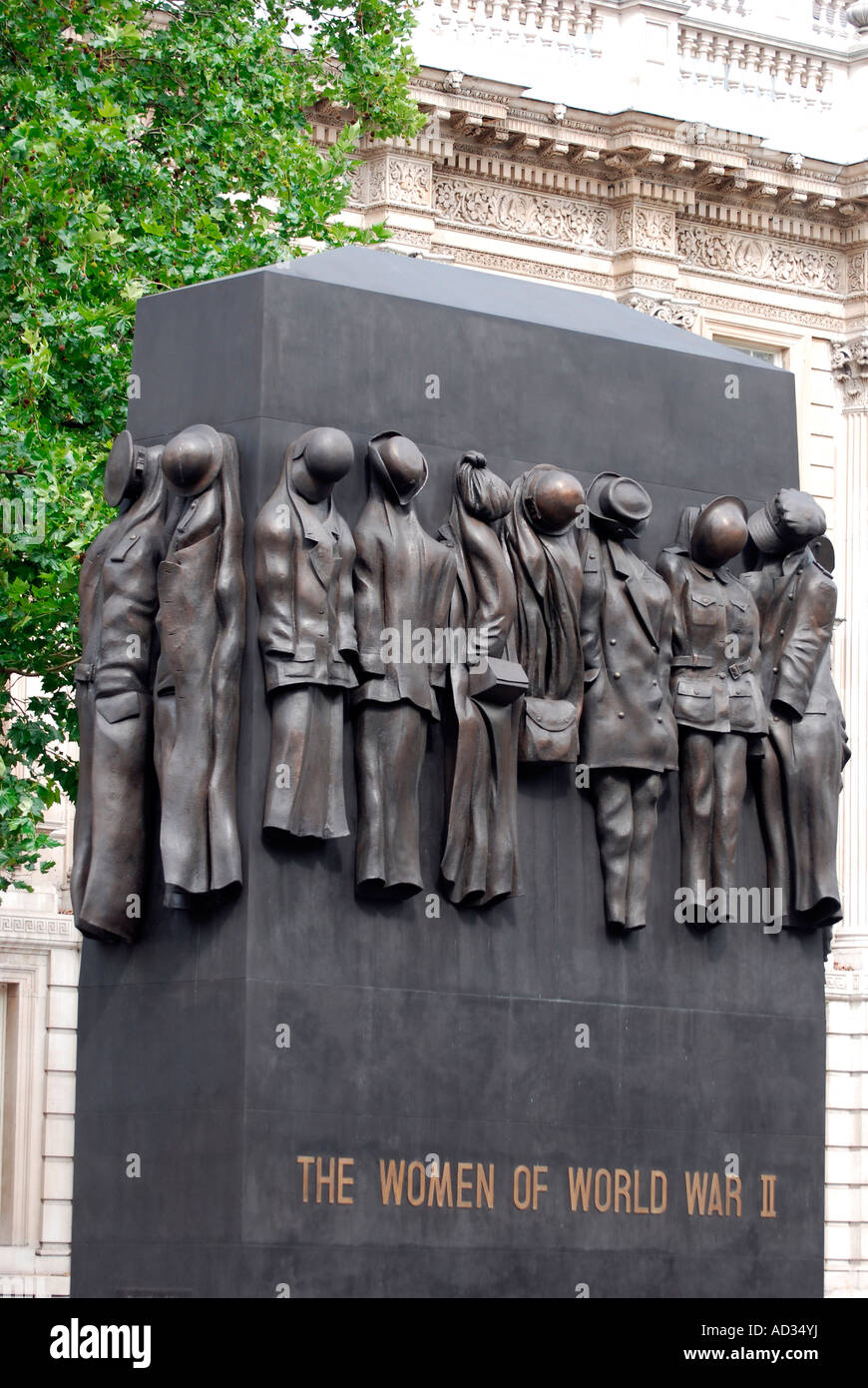 Women of war statue hi-res stock photography and images - Alamy