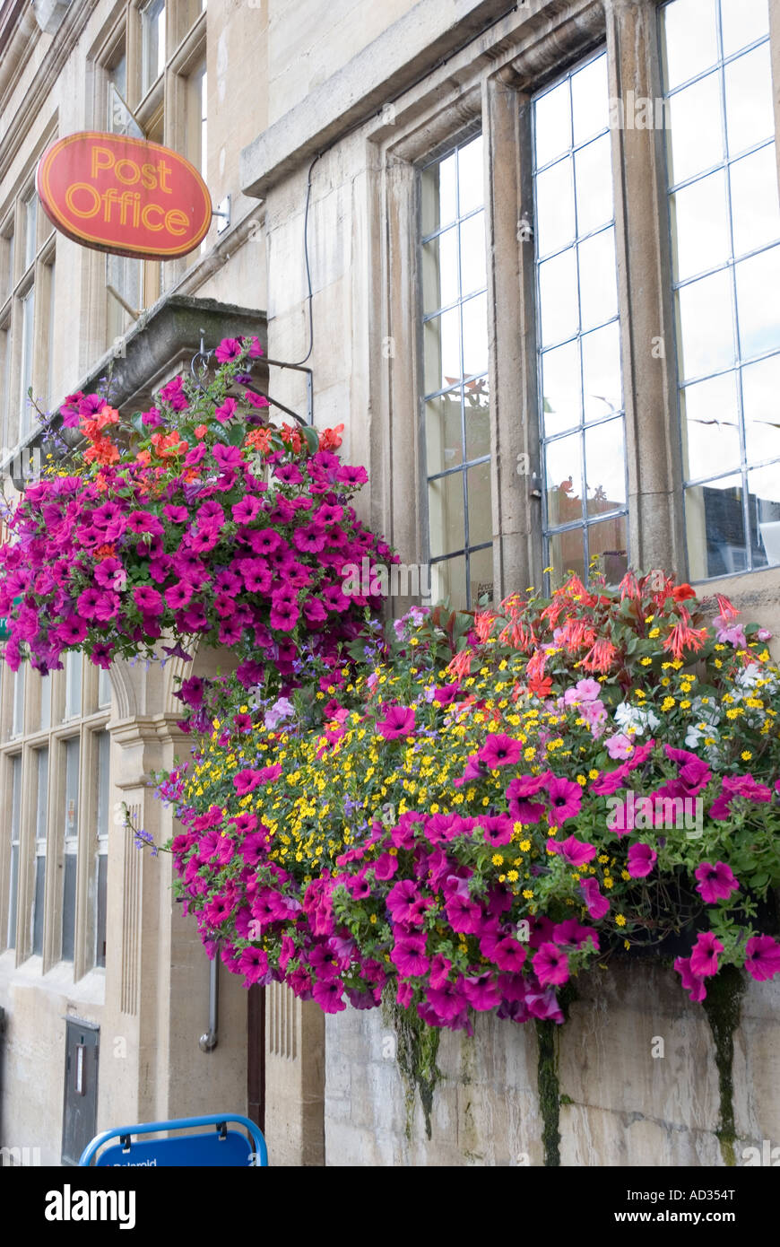 The Post Office , Oundle , England , UK Stock Photo - Alamy