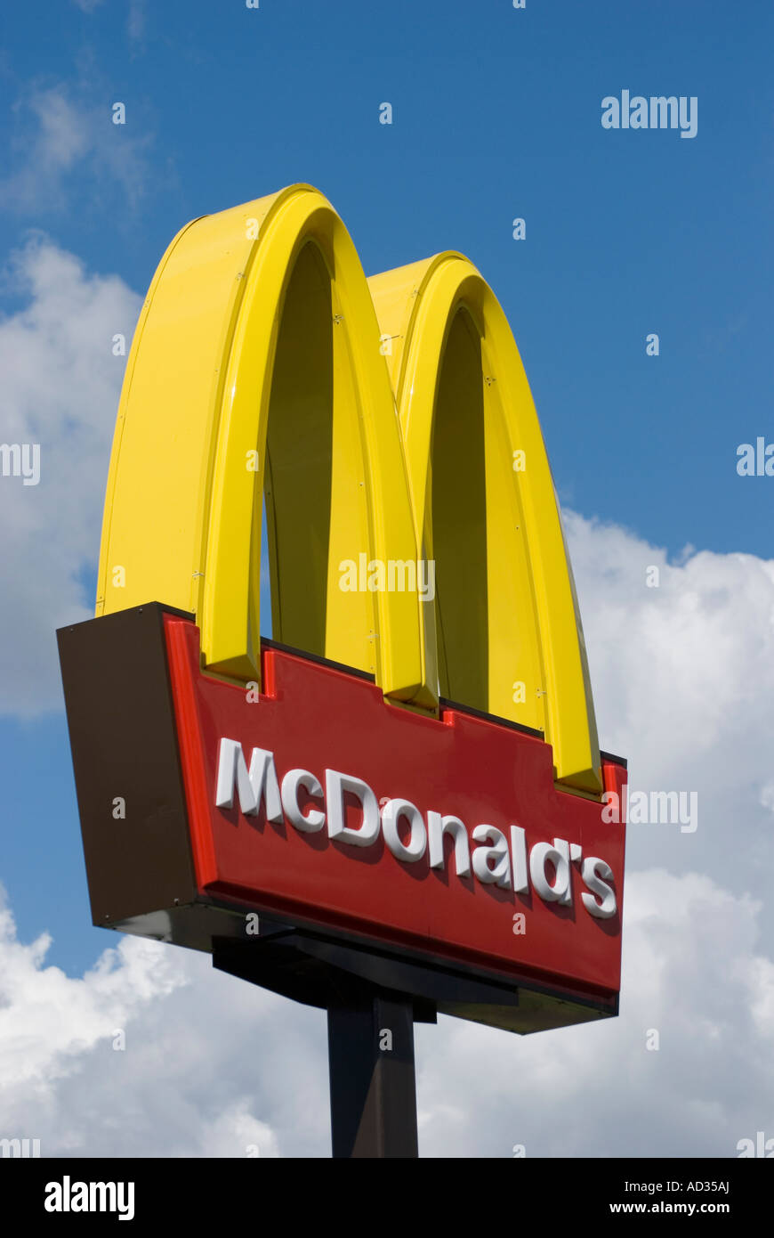 McDonalds restaurant sign Stock Photo - Alamy