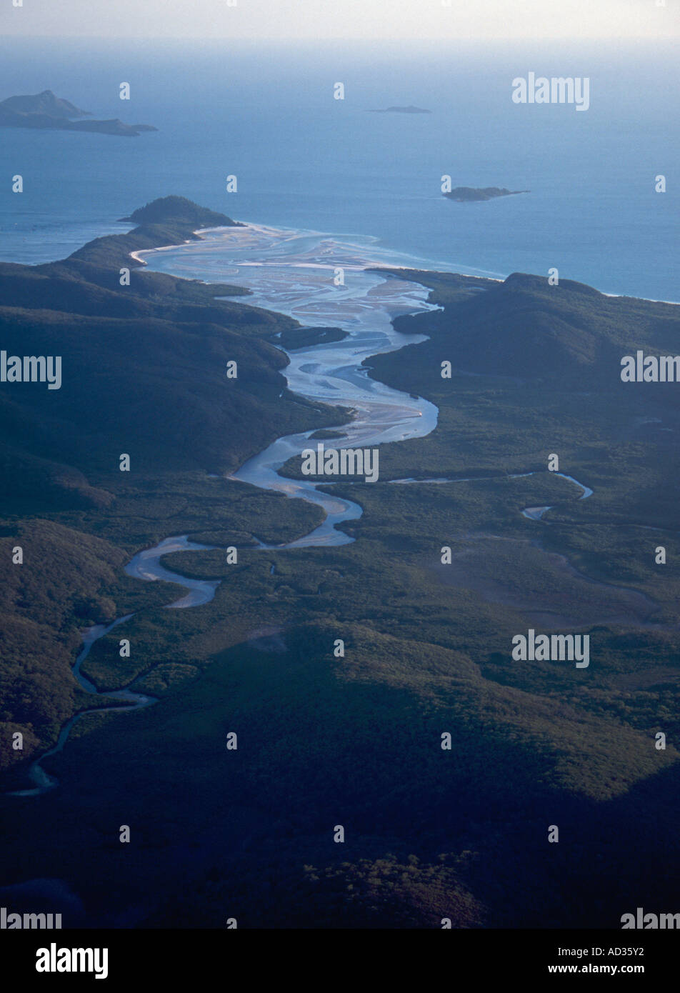 Islands hill hi-res stock photography and images - Alamy