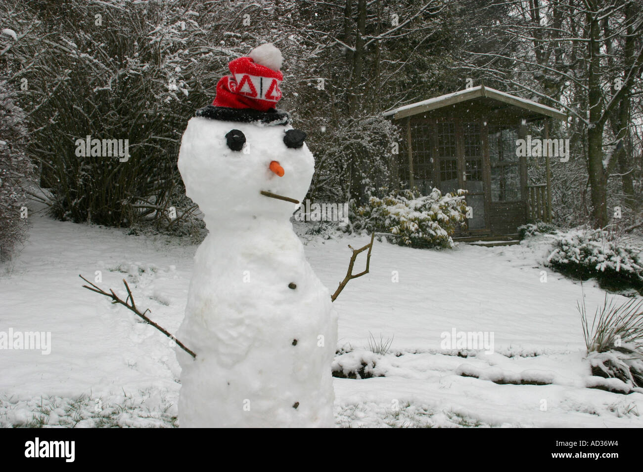 Snowman stick hi-res stock photography and images - Alamy